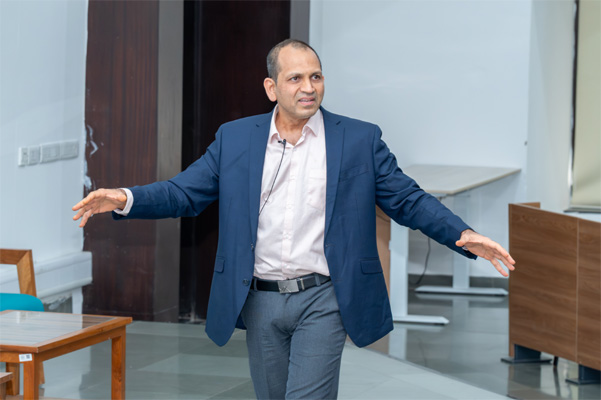 Work smart in Industry 4.0: IIT Gandhinagar stimulates AI revolution in ...